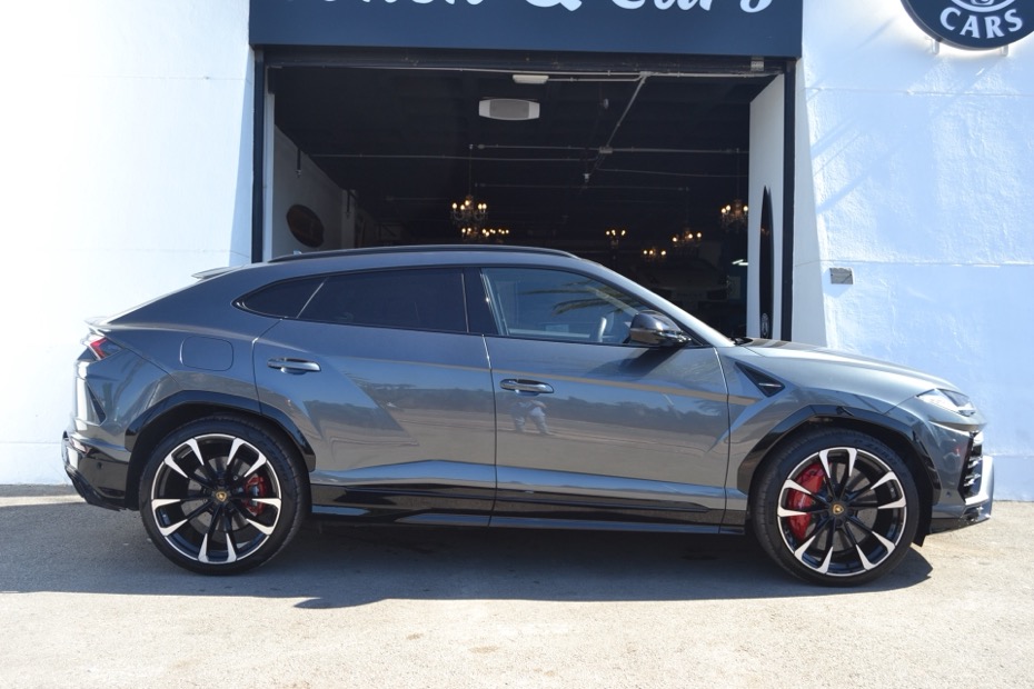 *SOLD* Lamborghini Urus 4.0 V8 Bi-Turbo *MOROCCO PLATES* - Cohen & Cars