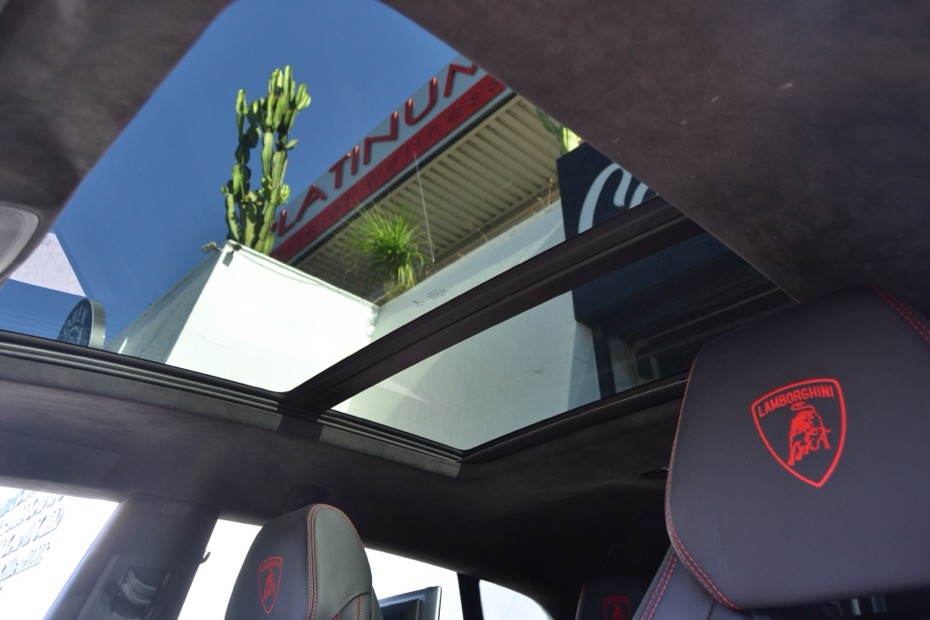 *SOLD* Lamborghini Urus 4.0 V8 Bi-Turbo *MOROCCO PLATES* - Cohen & Cars