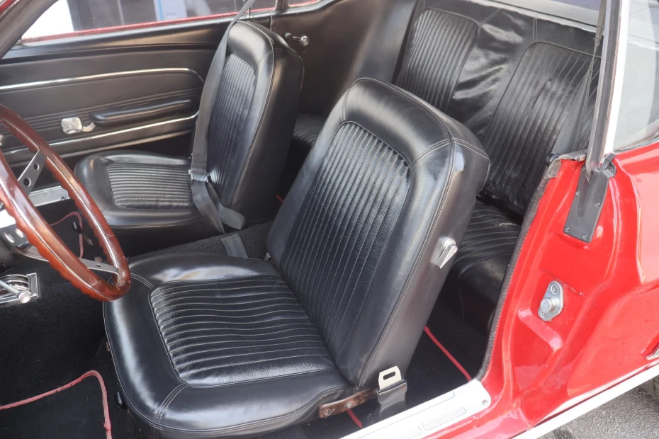 Mustang 3.3 6 Cil. Auto 121 cv *HISTORIC PLATES* - Cohen & Cars