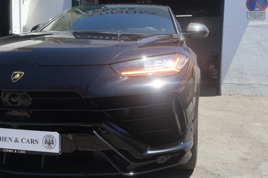 LAMBORGHINI URUS PERFORMANTE 4.0 V8 666HP AUTO *DE PLATES* - Cohen & Cars