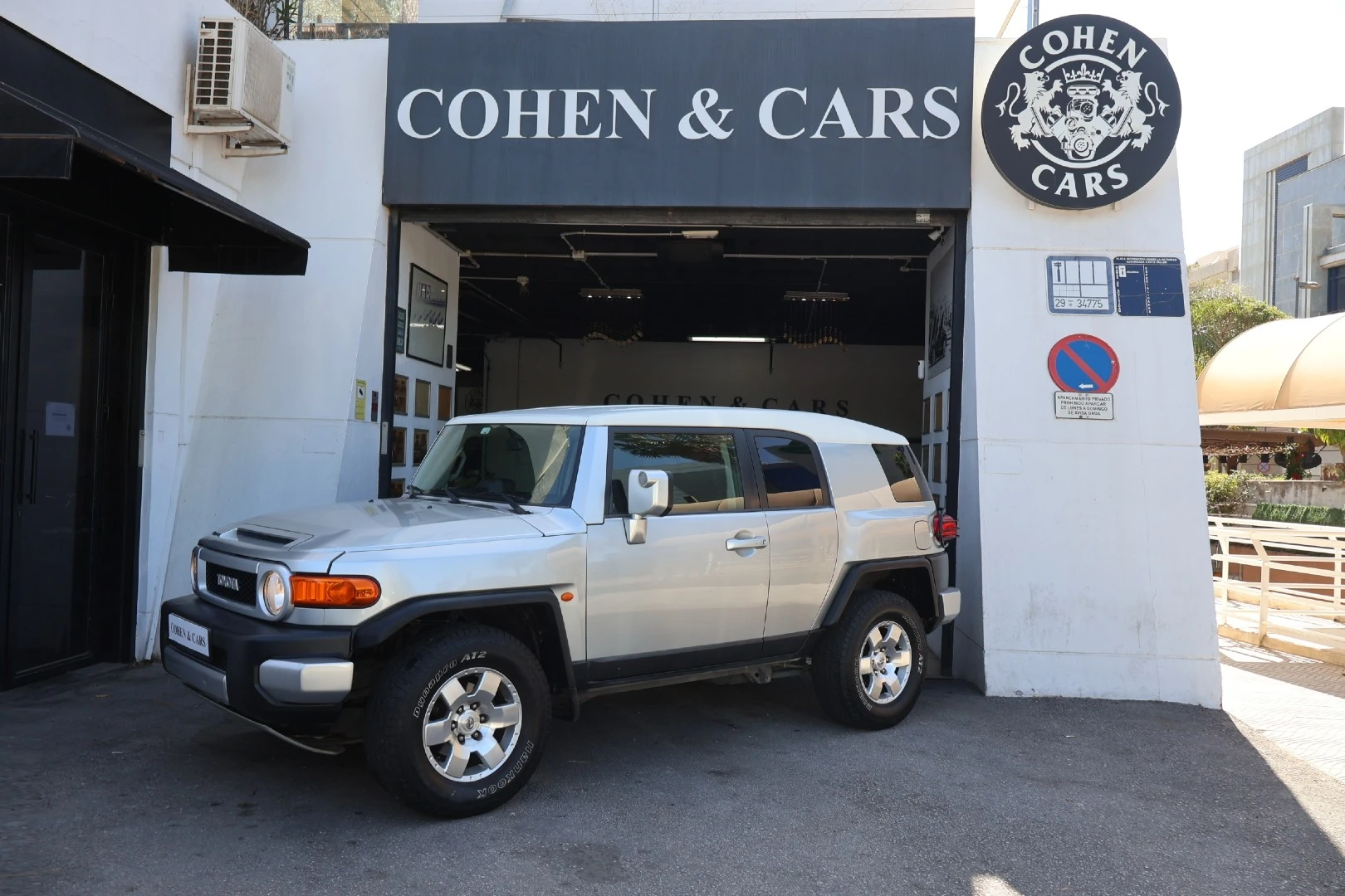 Toyota FJ Cruiser Sun Fusion Aut. 4.0L V6 250 HP 4x4 *SOLD* - Cohen & Cars