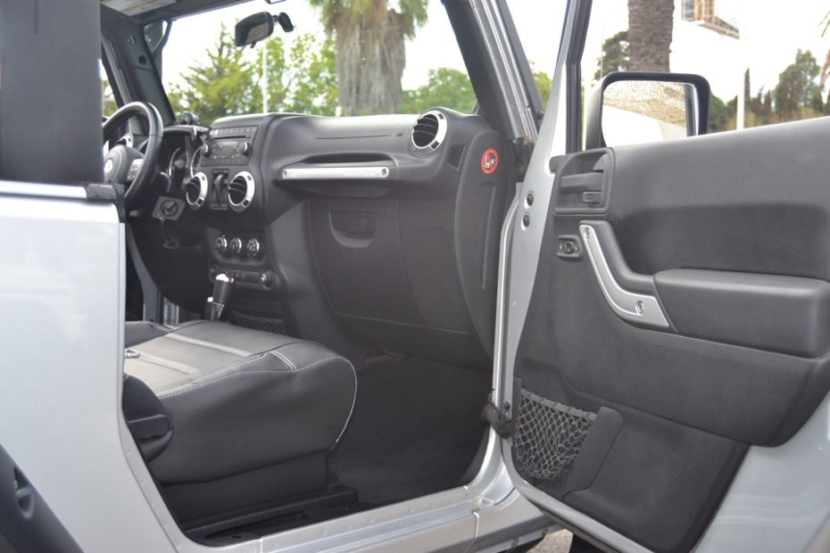 Jeep Wrangler (JK) Rubicon 2.8 Diesel Auto 200hp - Cohen & Cars